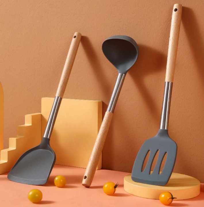 Wooden Handle Slotted Non-stick Food Grade Silicone Kitchen Utensils ...