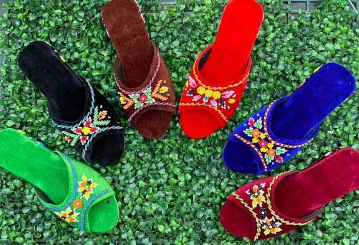 (MAKAPAL) Beaded Alpombra PLAIN STRAP Indoor Slippers | Lazada PH