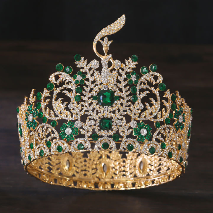 Queen Size Pageant Winner Crown show hosts the crown of Miss World ...