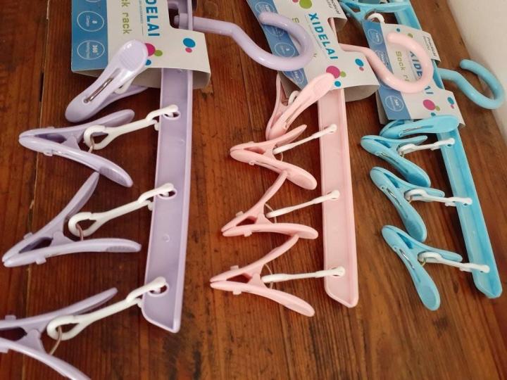 Hanger with Sipit (Blue, Violet, Pink) | Lazada PH