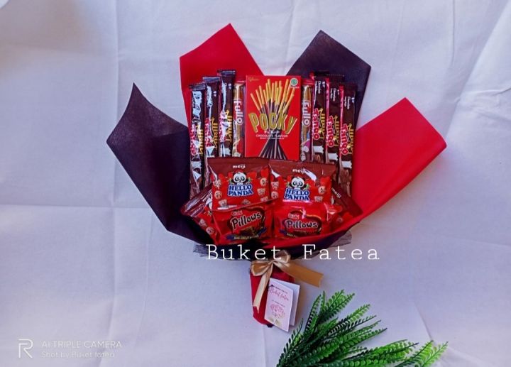 Buket v Merah buket snack buket jajan hampers hadiah wisuda | Lazada ...