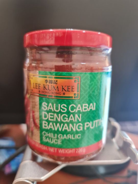 Saos Saus Cabe Bawang Putih Lee Kum Kee Chili Garlic Sauce 240 gram ...
