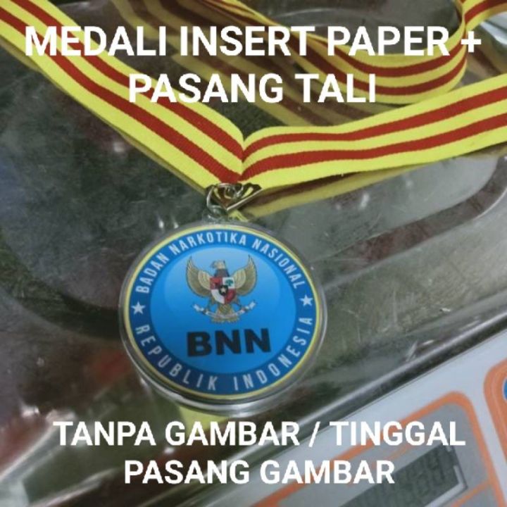 Medali Insert Paper Bulat Tali 35 Cm Terpasang Jasa Pasang Tali Tanpa Gambar Lazada Indonesia