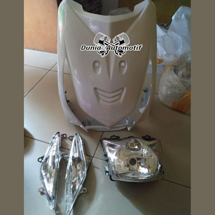 Panel depan lampu dan sen motor Honda Beat karbu warna putih | Lazada ...