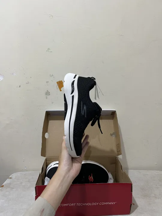 SEPATU WANITA SKECHERS GO WALK ARCH FIT UNIFY BLACK WHITE 24403BKW ...