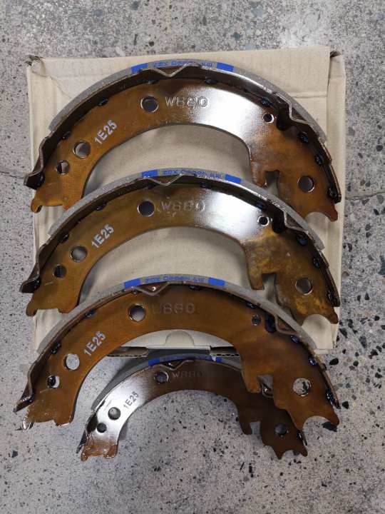 Rear Brake Shoe - GM 94726878 - Chevrolet Colorado 2012 - 2020 ...