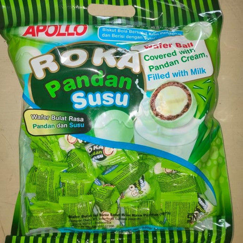 Apollo Roka Chocolate Wafer Ball Pandan | Wafer Bola Coklat Pandan ...