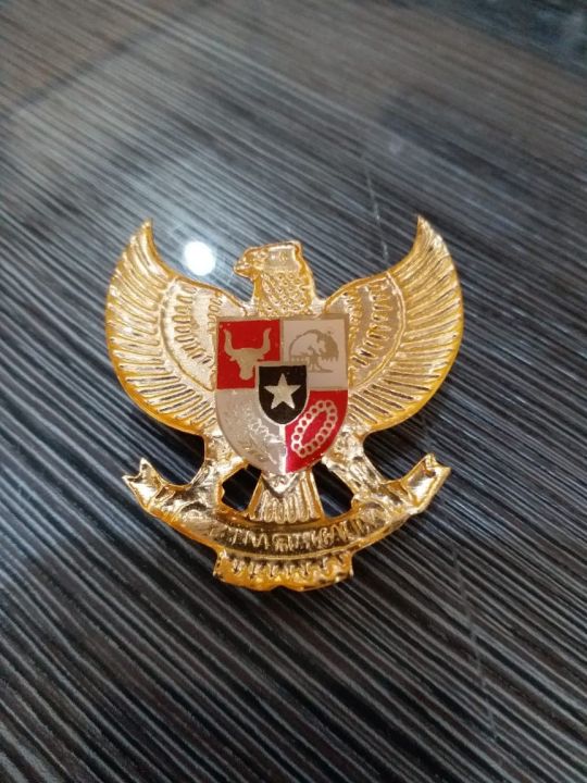 pin logo garuda pancasila paskibra 4cm logam kuningan / Pin Garuda ...