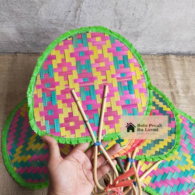 Kipas Tangan Anyam Bulat / Kipas Bambu Warna / Kipas Anyam Bambu Tangan ...