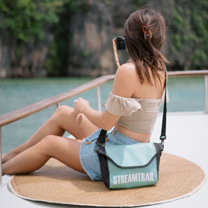 STREAM TRAIL Splash Defender - Bream Flap Bag กระเป๋าสะพายข้างกันน้ำ | Lazada.co.th