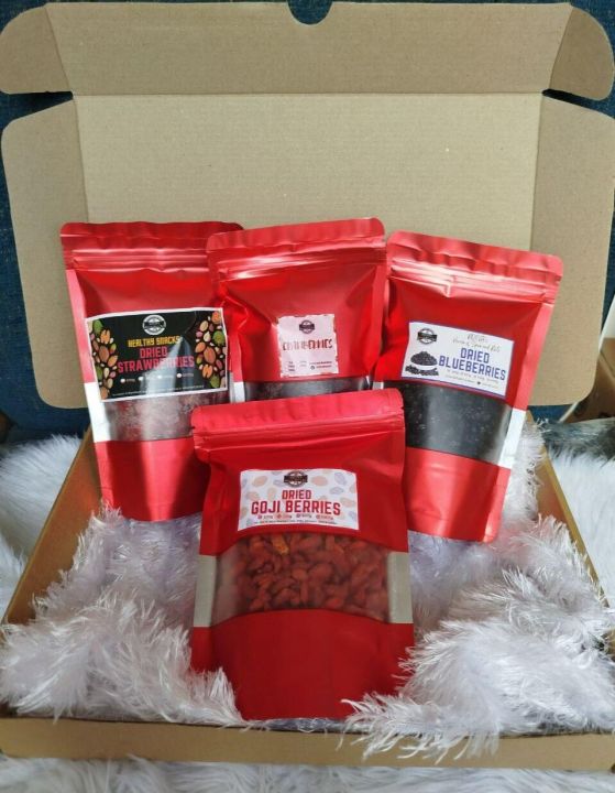 Berry Merry Christmas: Premium Dried Fruit Gift Box – Strawberries ...