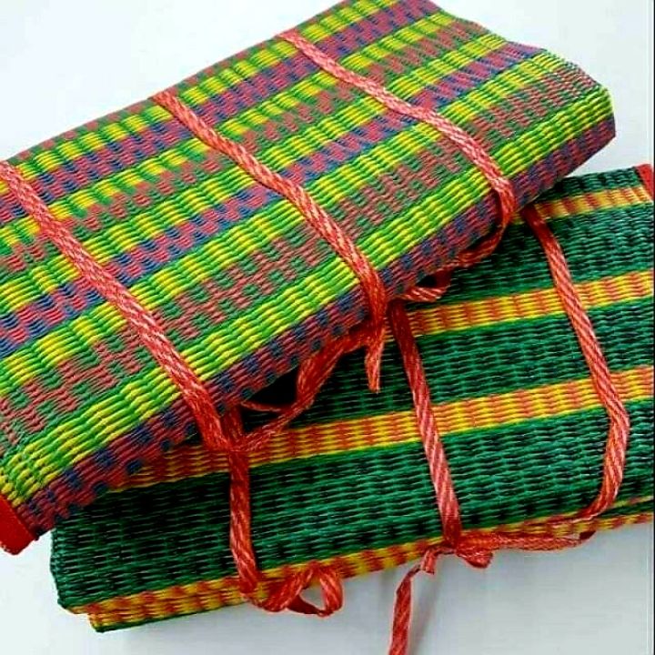 Tikar Picnic Plastik/Tikar Plastik Berkelah/ Tikar Lipat Besar & kecil ...