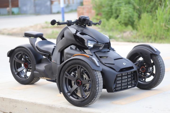 Imported Bombardier inverted tricycle 250 large-displacement off-road ...