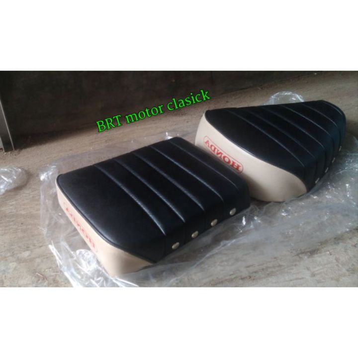 Jok pisah 1 set depan belakang honda c70 c50 grand jok pispot c50 - Warna Hitam Putih | Lazada ...