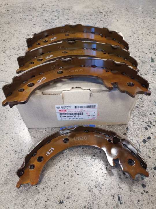 Isuzu Parking Brake Shoe Set for Chevrolet Trailblazer 2013-2014 PN ...