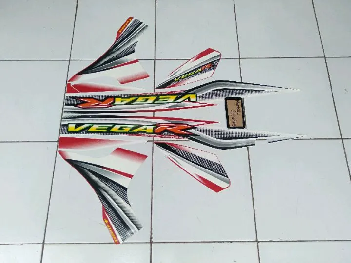 STIKER STRIPING LES LIS BODI VEGA R LAWAS LAMA 2004 2005 MERAH PUTIH ...