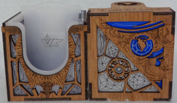 กล่องใส่การ์ดเกม Azorius - White / Blue - Commander Deck Box | Lazada.co.th