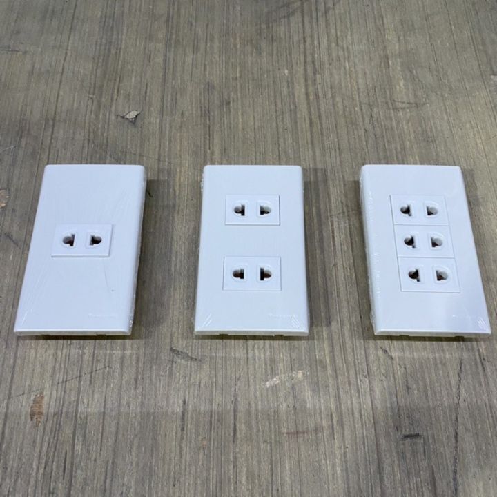 Panasonic WIDE Series Universal Outlet WEG10919-5 Receptacle Outlet ...