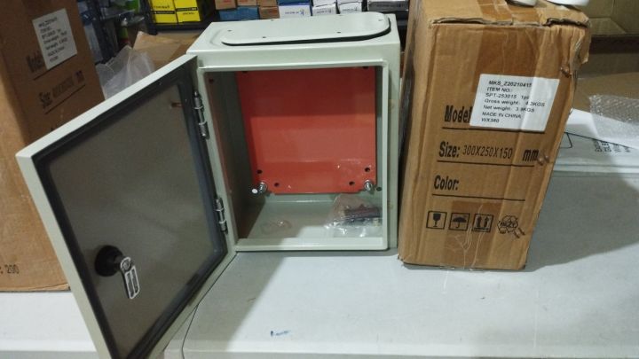 Nema 4 Metal Enclosure Panelbox / Panelboard Beige H300xW250xD150 ...