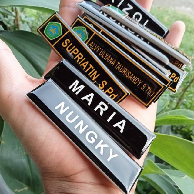 PAPAN NAMA / NAME TAG AKRILIK PAKAI RESIN SUPER BENING PAKAI PENITI ...
