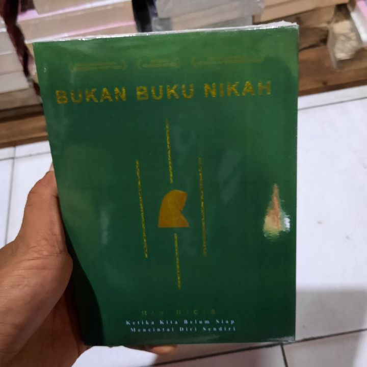 NOVEL BUKAN BUKU NIKAH - RIA RICIS | Lazada Indonesia