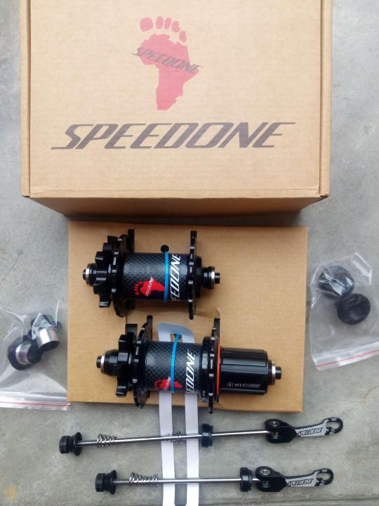 Speedone Pilot Carbon Hubs 6pawls 32holes 9mm skewers with tru axle ...