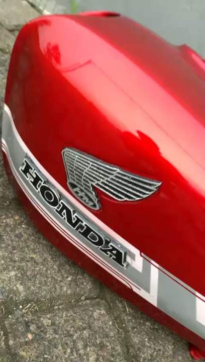 Tangki Honda CB 100 warana merah strip putih tangki honda cb100 honda ...