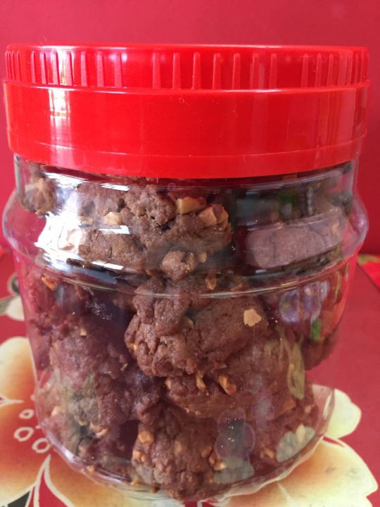 自家手工传统巧克力豆曲奇，巧克力豆曲奇。美味可口。Homemade traditional chocolate chip cookies ...