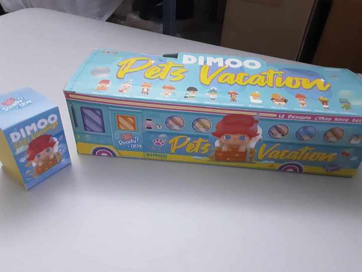 POP MART Dimoo pet vacation series โปรดอ่านรายละเอียด ของสะสม ของเล่น ...