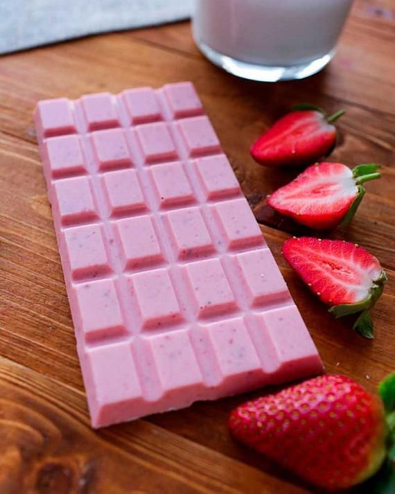 Strawberry flavoured Chocolate compound bar 1kg | Lazada