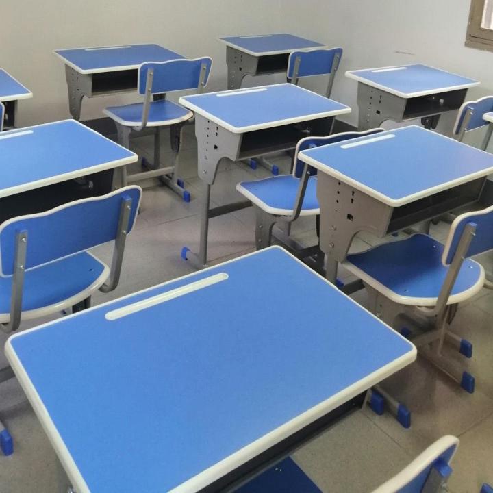 Primary and secondary school students remedial classes desks and chairs ...