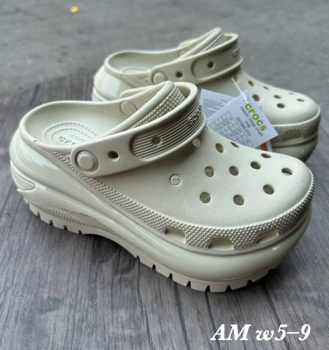 รองเท้า crocs ผู้หญิง Platform Classic Mega Crush Clog รองเท้าไปทะเล ...