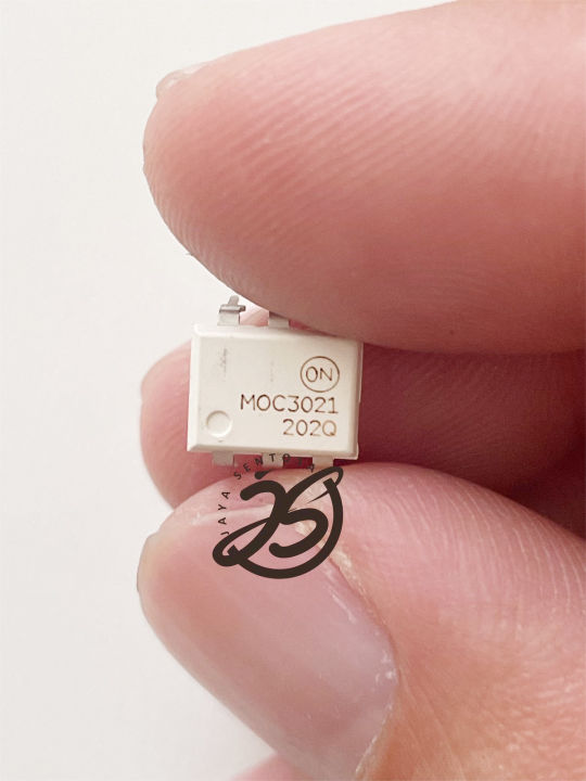 10 BUAH MOC3021 OPTOCOUPLER ORIGINAL MERK ON MOC 3021 DIP-6 OPTOISOLATOR OPTO COUPLER TRIAC IC ...