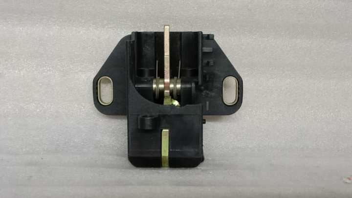 MERCEDES-BENZ W124 DOOR LOCK (ORIGINAL) | Lazada