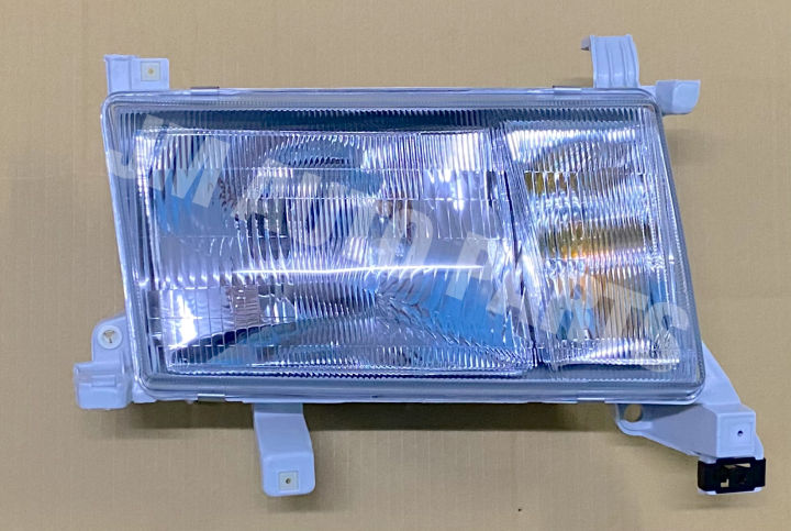 Toyota Revo 1997 - 1999 With Fog Lamp Bulb Right (Passenger Side) Head ...