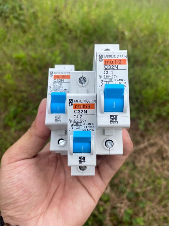MCB MERLIN GERLIN 2A 4A 6A SNI HOLOGRAM SPLN PLN BENSER 450WATT PEMUTUS ...