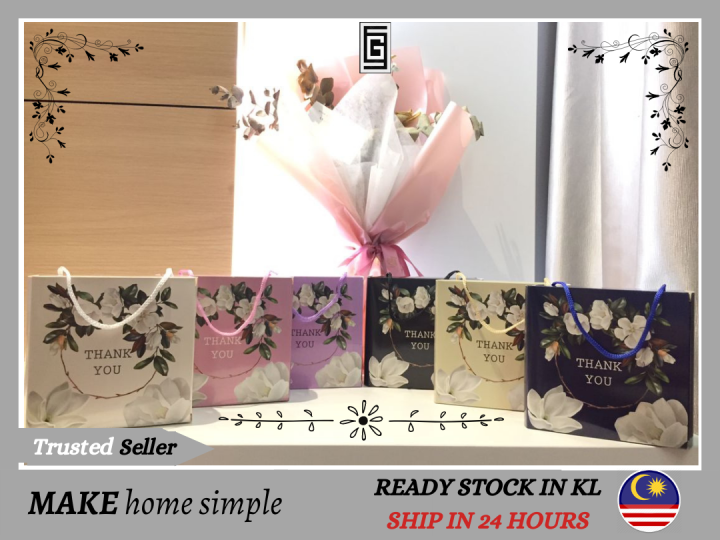 **BUY WITH FREE GIFT** Kotak Bahulu doorgift size 12.5x12.5x5cm kotak ...