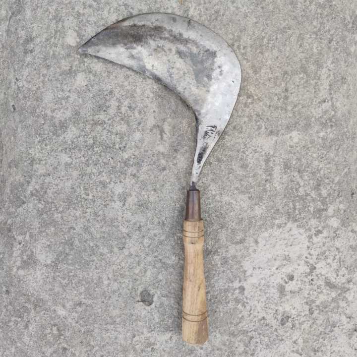 Sabit Rumput Baja Isen Model Semar Sangat Tajam - Arit Pengaritan Babat ...