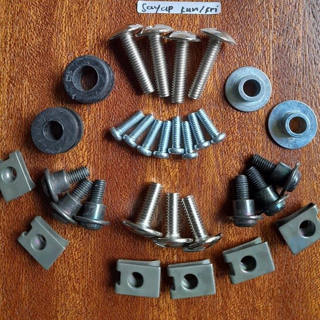 Baut Motor Lengkap baut sayap kanan kiri supra x 125 batman COD ...
