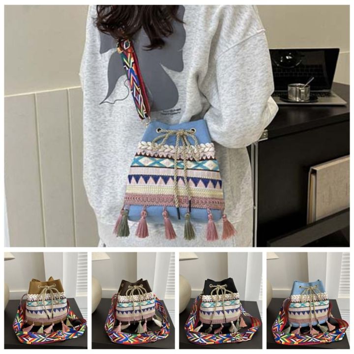 GHFT พู่ห้อยคอ กระเป๋าสะพายไหล่สไตล์ชนเผ่า งานปัก แถบลายทาง กระเป๋า ...