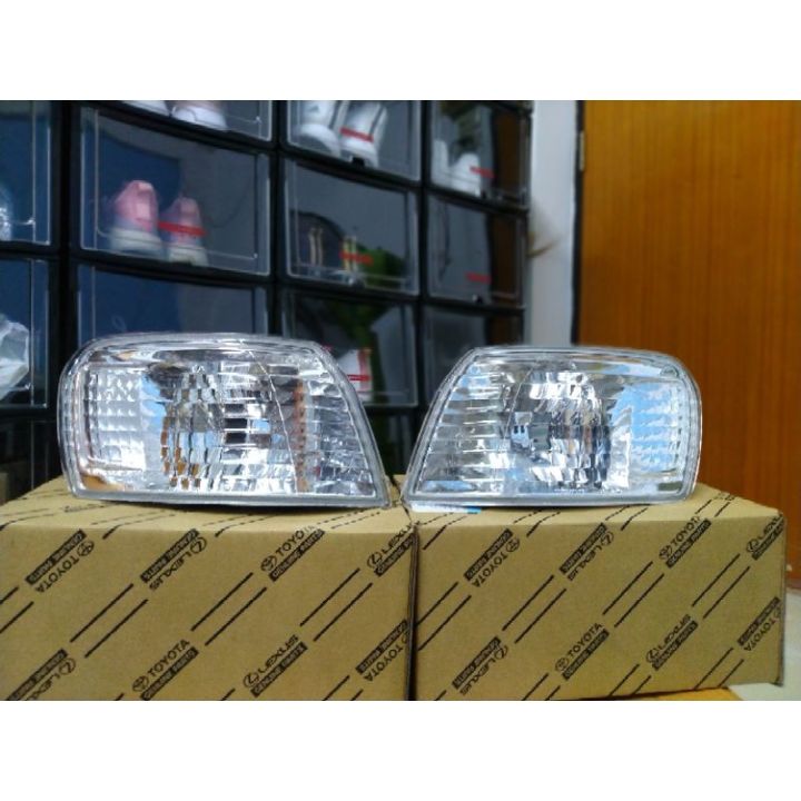 จัดส่งฟรี!! **เเท้ศูนย์** ไฟเลี้ยว ไฟมุม Toyota Corolla ae112 สินค้า ...