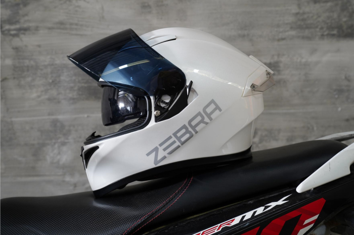 Zebra Original Motorcycles Full Face Helmet With Silver Lens FF801 ...