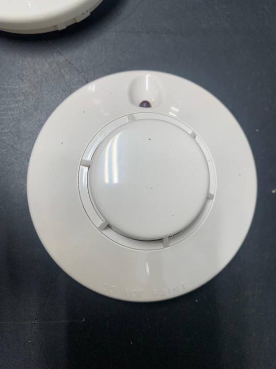 เครื่องตรวจจับควัน SYSTEM SENSOR รุ่น 882R with Base | Lazada.co.th