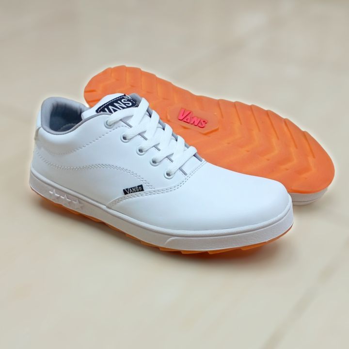 Sepatu Kets Pria Keren Style Full White Sneakers Kekinian Terbaru 2024 ...