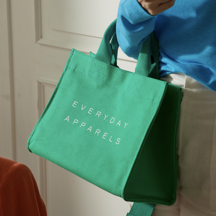 EVERYDAY APPARELS small tote dec 2023 กระเป๋าแคนวาส ไซส์ laptop 13 ...