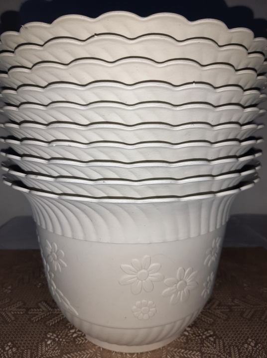 10PCS BIG WHITE & ROUND GARDEN POTS (11X7 INCHES) - P40 EACH ONLY ...