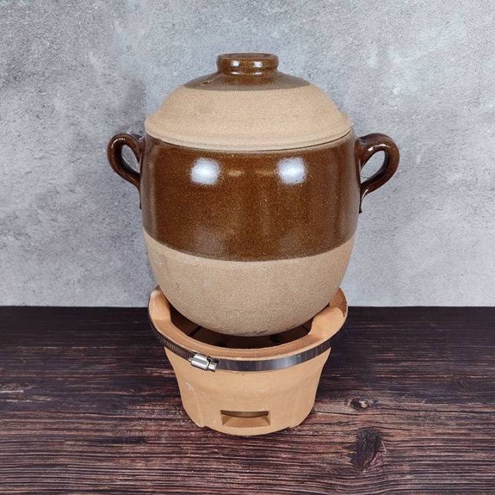 Old style coarse clay stewed soup, earthen clay pot, earthen clay pot ...