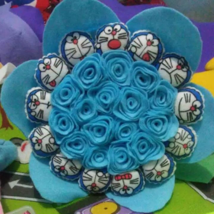 bucket bunga doraemon full layer size L kado ultah wisuda anniversary ...