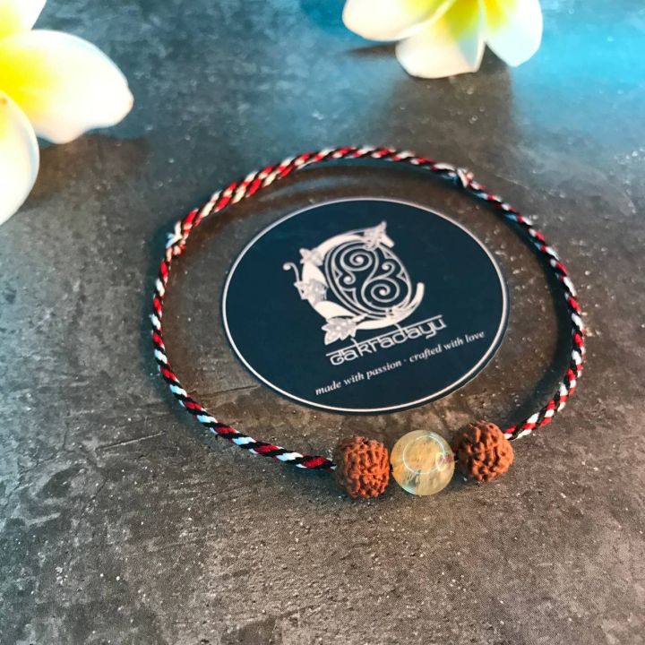 Gelang Tridatu Batu Mulia Rambut Sedana dengan biji Genitri Rudraksha ...