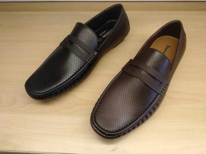 Bata Sepatu Karet Pria Slip On Pria Anti Air Awet dan Nyaman Warna ...